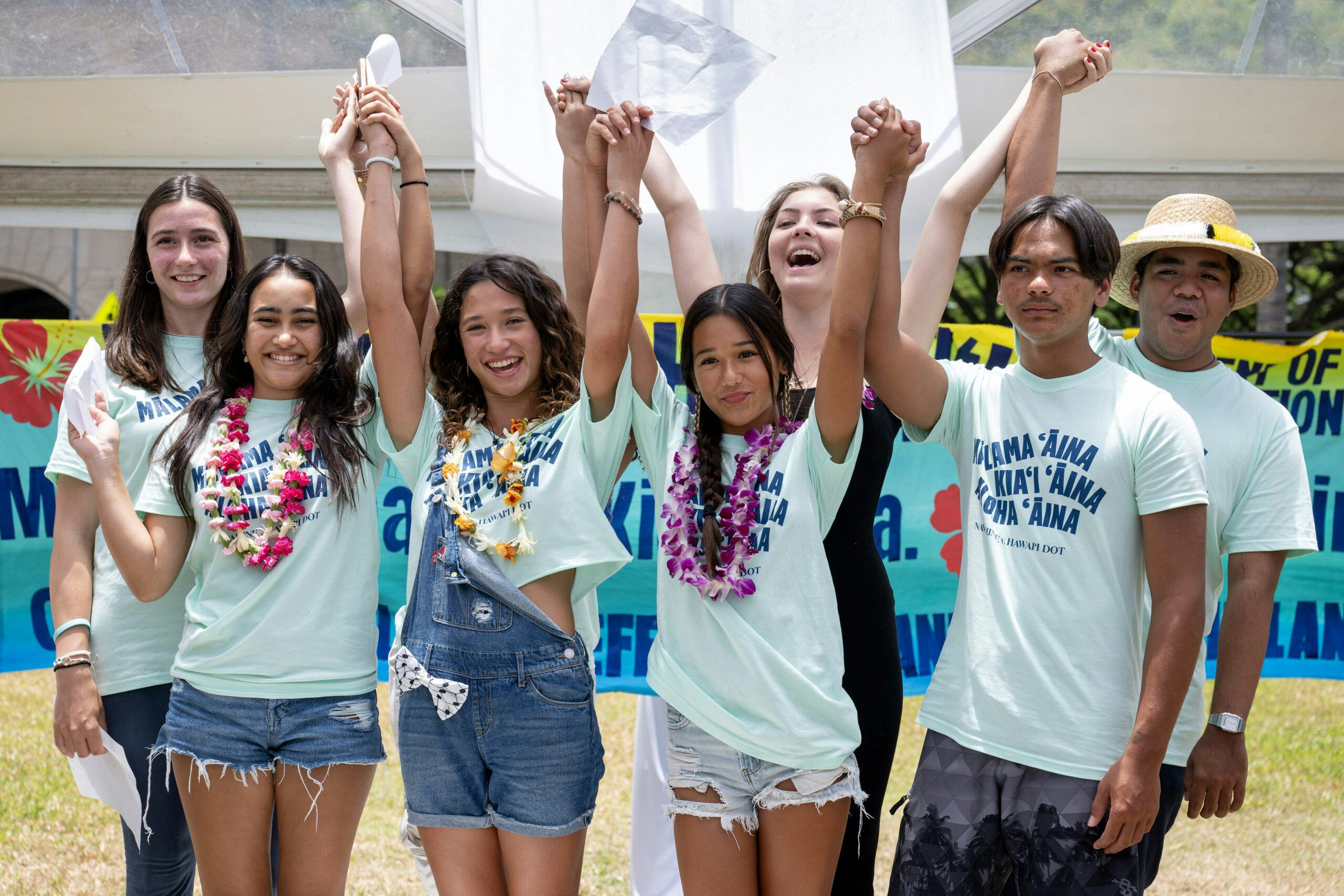 Hawaiian youths win landmark agreement to cut transportation emissions